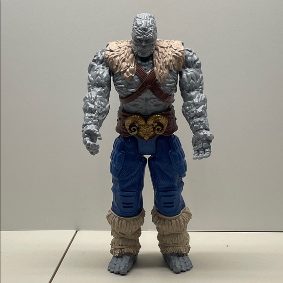 Toys | Marvel Avenger Titan Hero Series Korg Toy 11 Inch Scale Deluxe ...